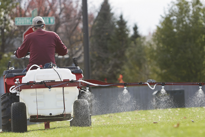 NorthStar NSQ Series 12V On-Demand Sprayer Diaphragm Pump with Quick ...