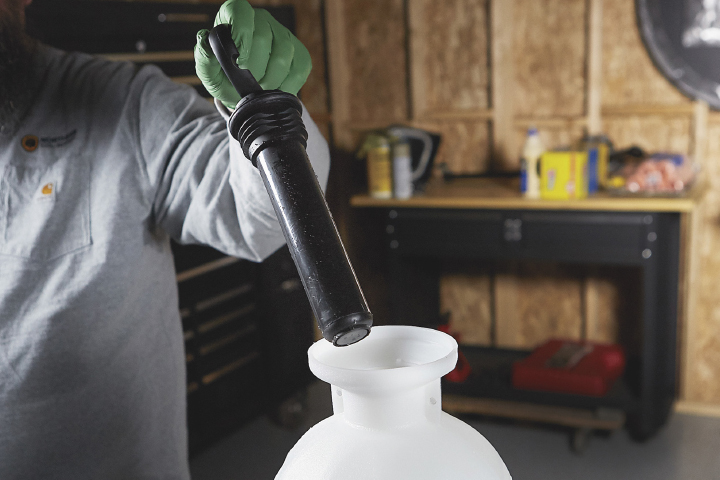 Ironton Portable Poly Sprayer, 1 Gallon, 45 PSI, Adjustable Nozzle ...