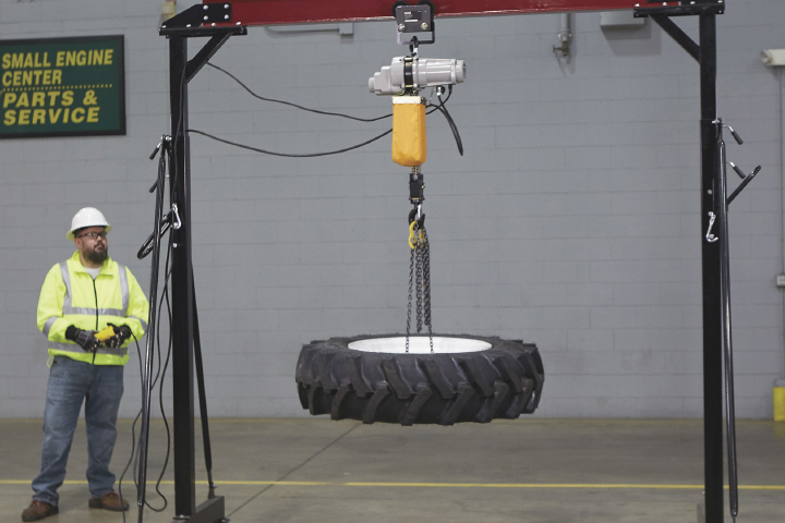 Strongway Electric Chain Hoist, 1-Ton Load Capacity, 9.8ft. Lift ...