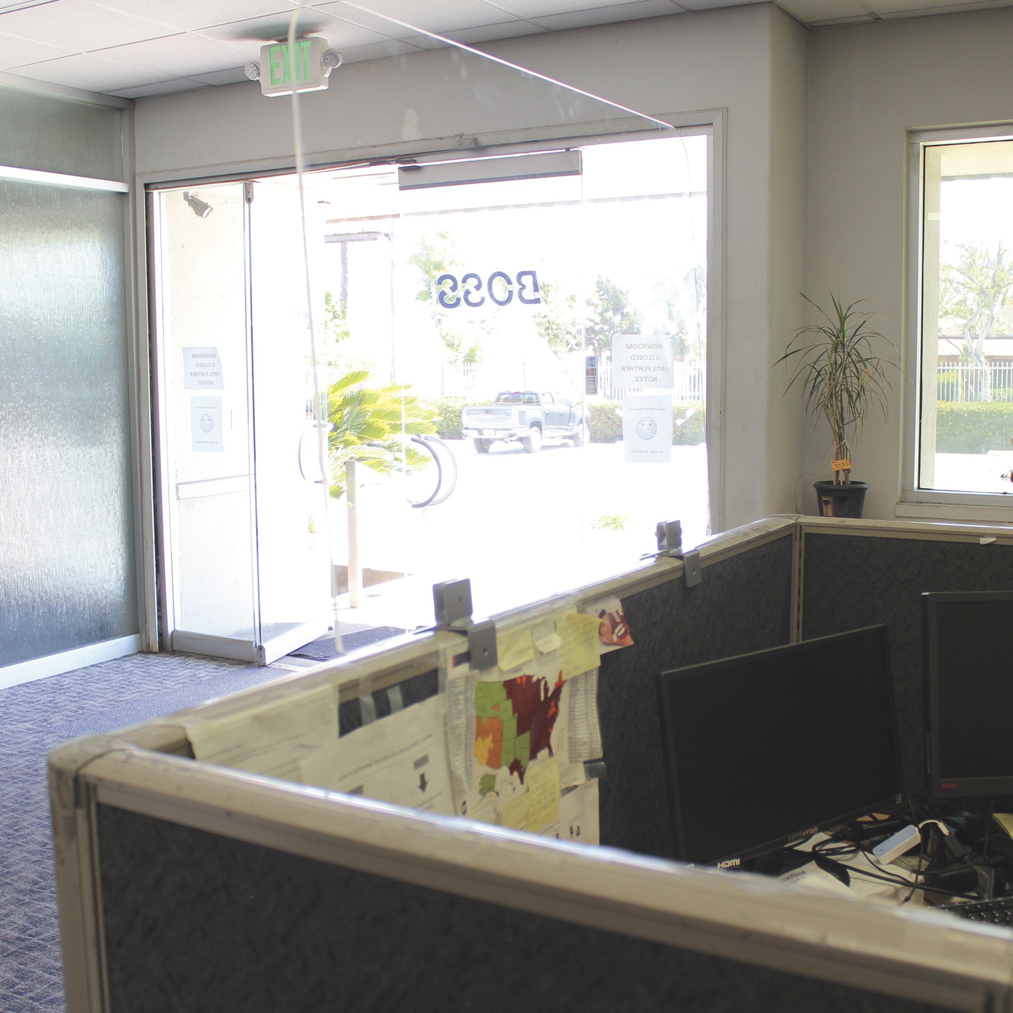 Boss Clear Plexiglass Protective Panel — Cubical Mount, 24in. x 24in ...