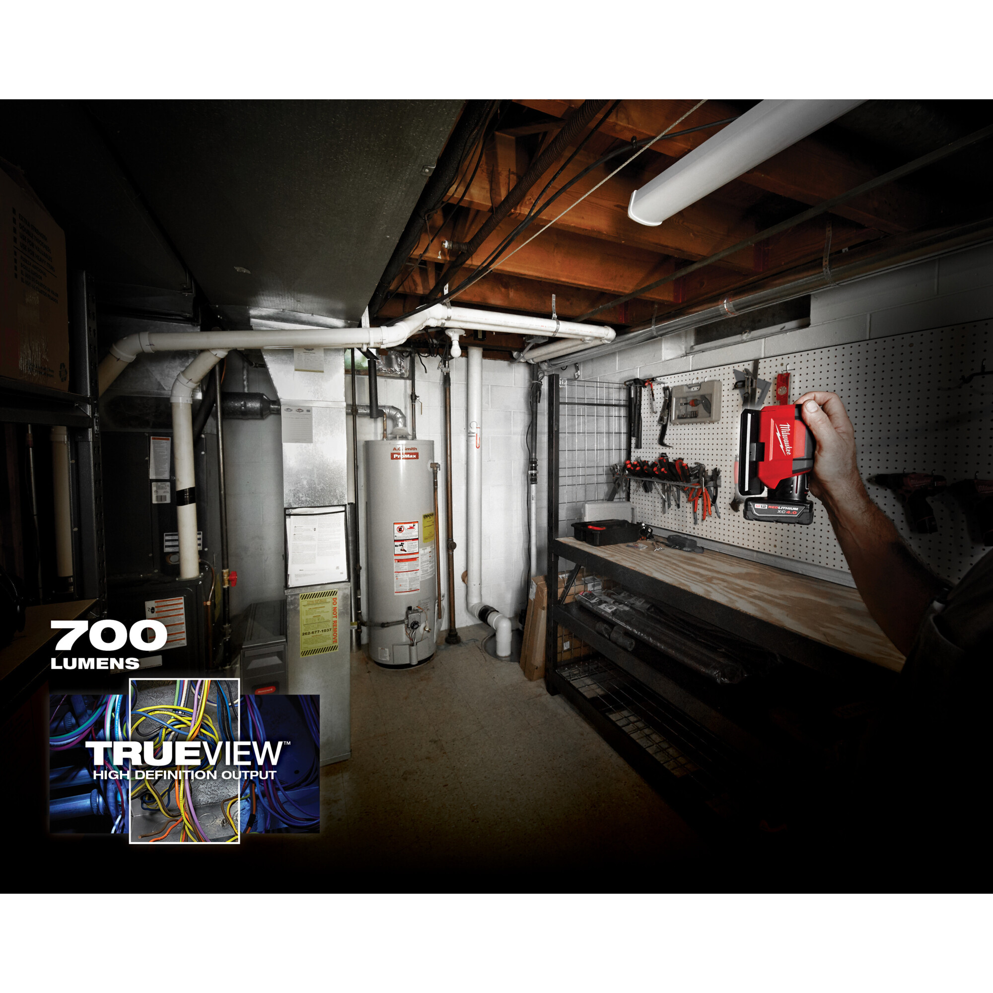 Milwaukee M12 ROVER Compact Pivoting Floodlight with USB Charging, 700 ...