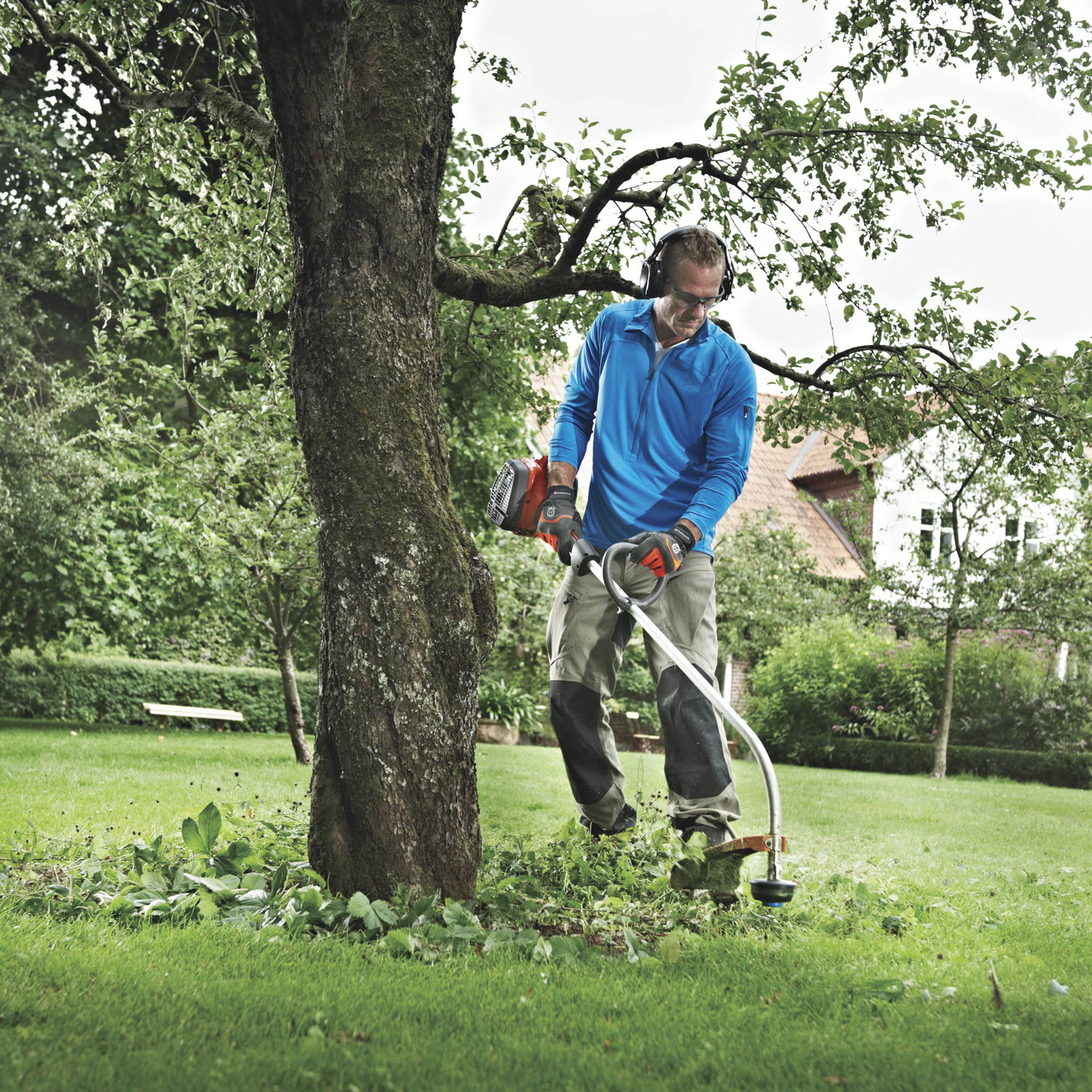 Husqvarna Curved Shaft String Trimmer — 28cc Engine, 17in. Cutting ...