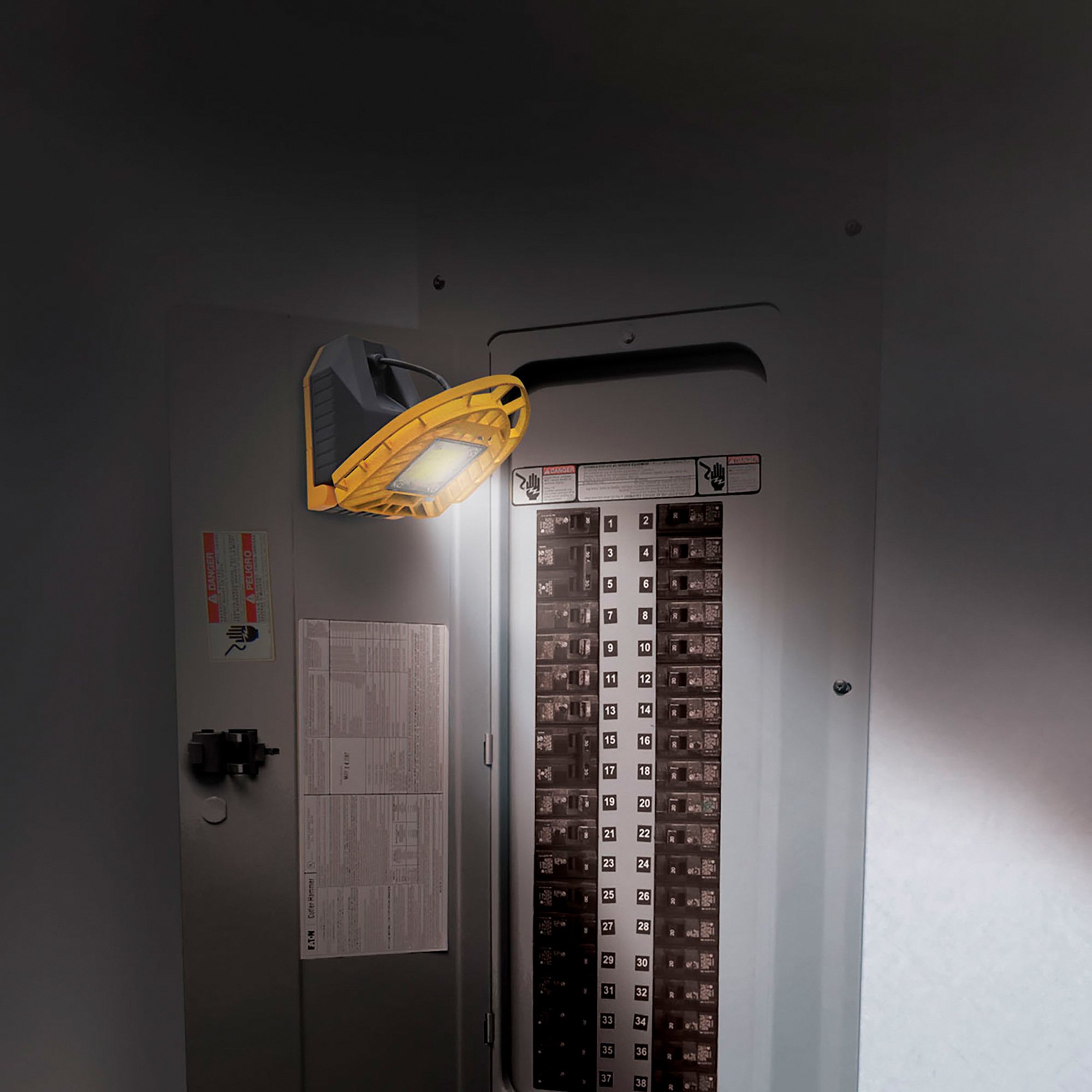 Farpoint Rechargeable Flex Fold Work Light and USB Phone Charger ...