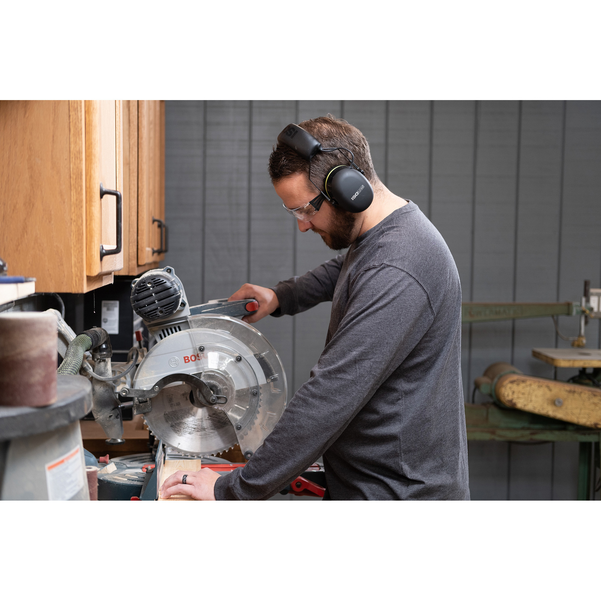 ISOtunes AIR DEFENDER Bluetooth Earmuff, Aux In Cable and Micro USB ...