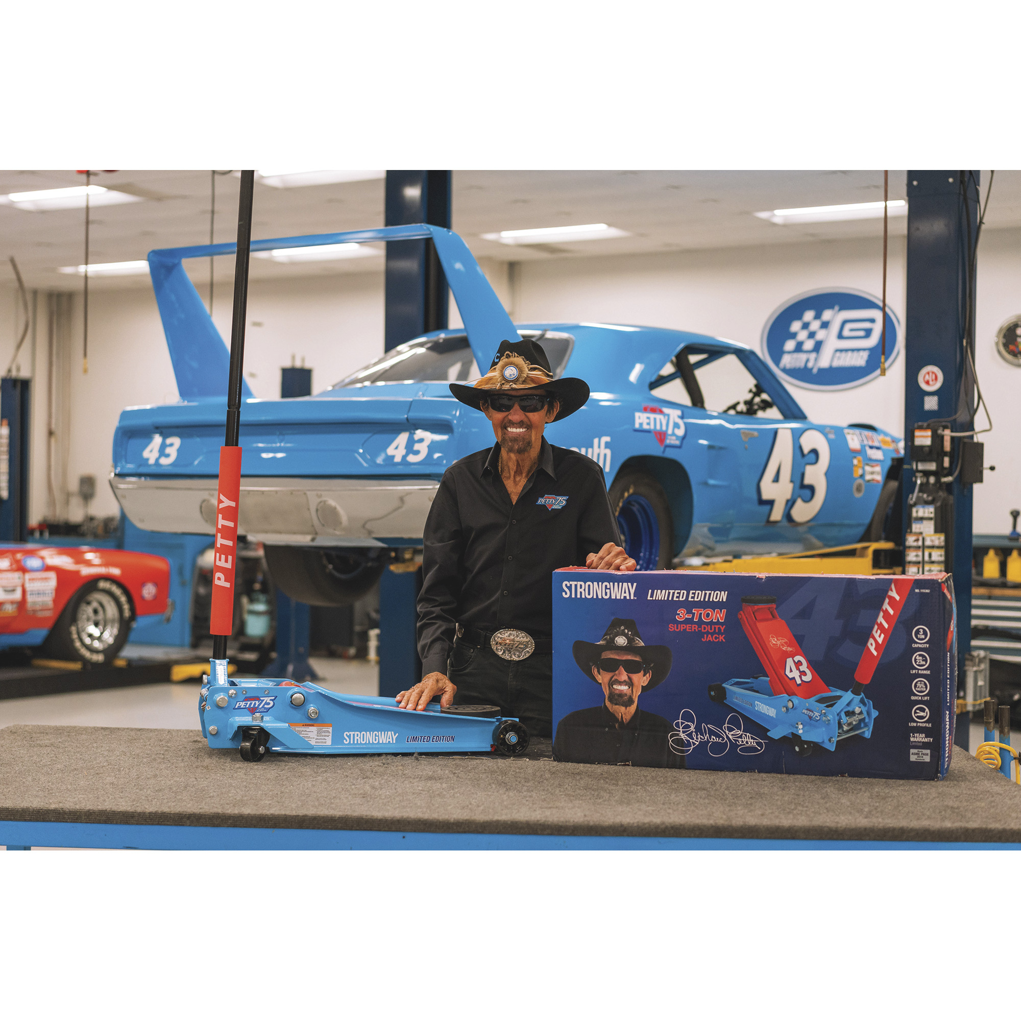 Strongway Limited Edition Richard Petty Low-Profile Super-Duty Jack, 3 ...