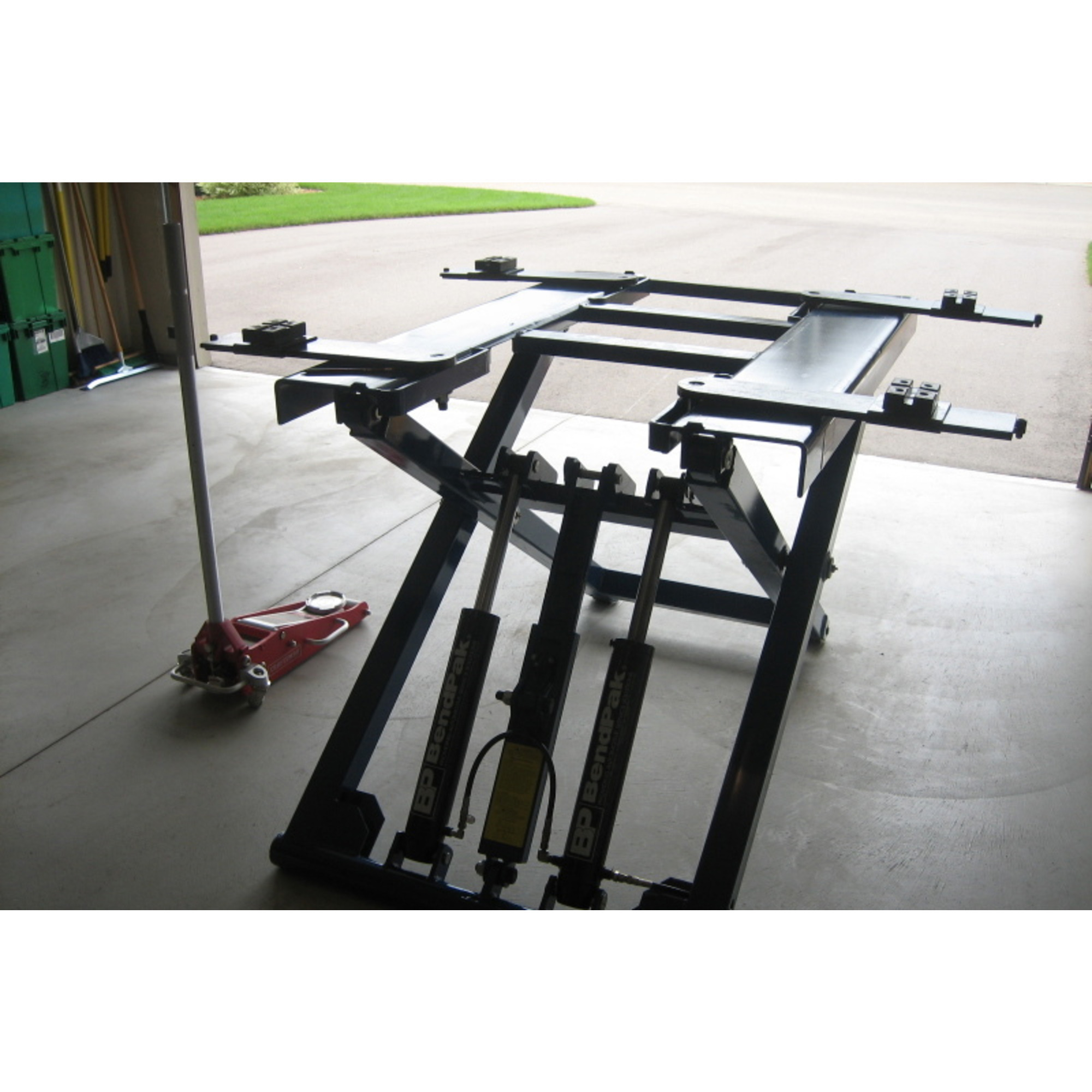 BendPak Portable Mid-Rise Scissor Car Lift, 6000-Lb. Capacity, Gray ...