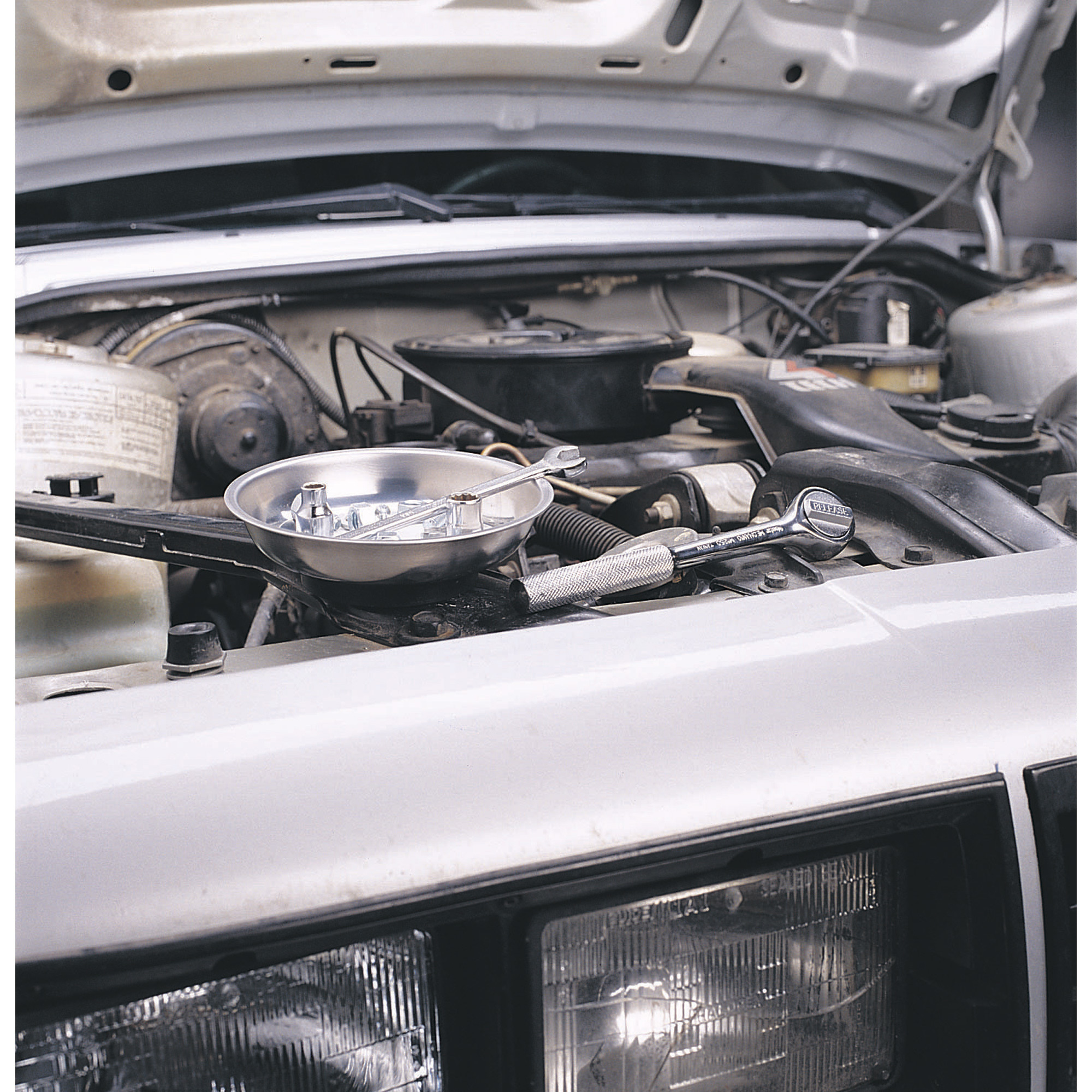 Northern Industrial Tools Magnetic Dish | Northern Tool