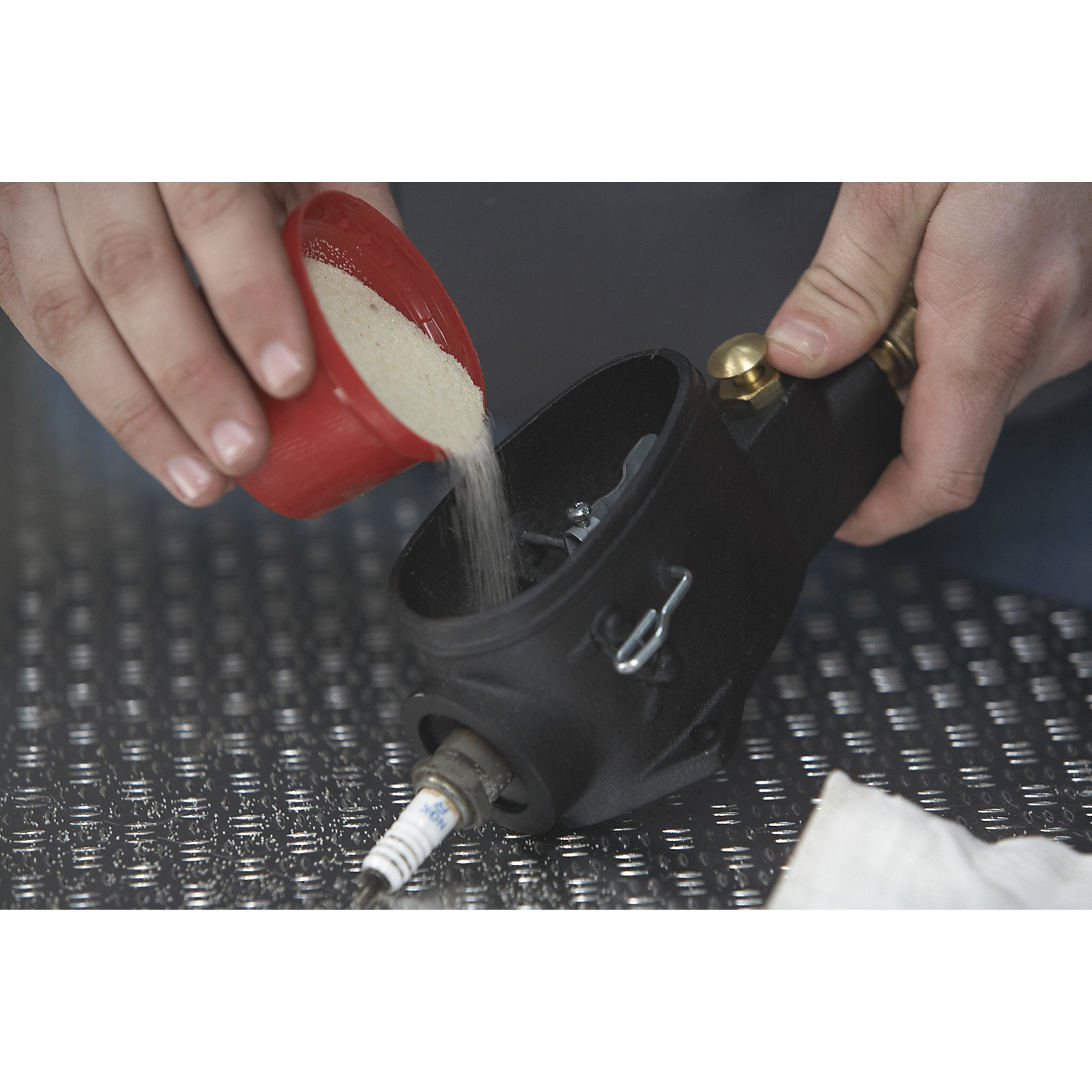 ALC Spark Plug Cleaner, 4.2 CFM, 90 PSI | Northern Tool