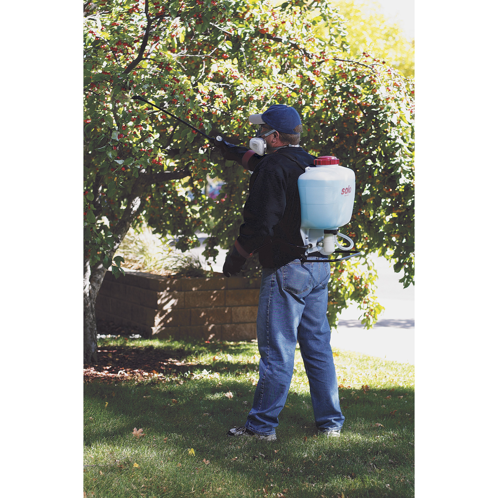 Solo Chemical Backpack Sprayer, 4-Gallon Capacity, 60 PSI, Model ...