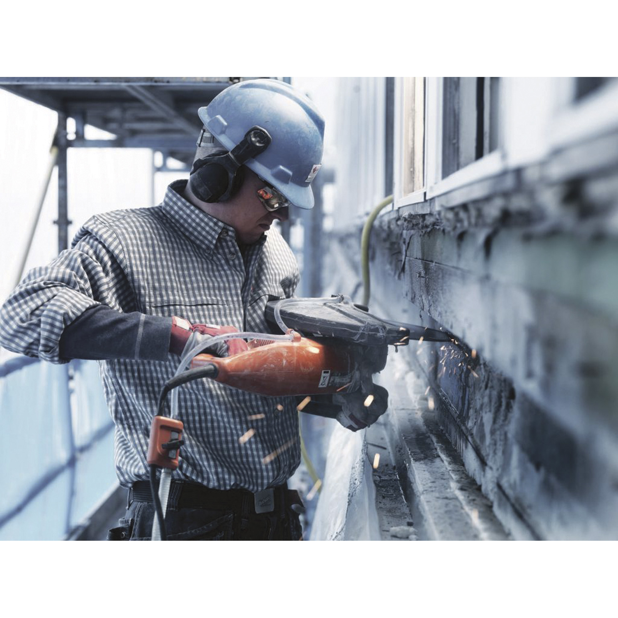 Husqvarna 14in. Electric Wet Power Cutter, Model# K4000 Wet III ...