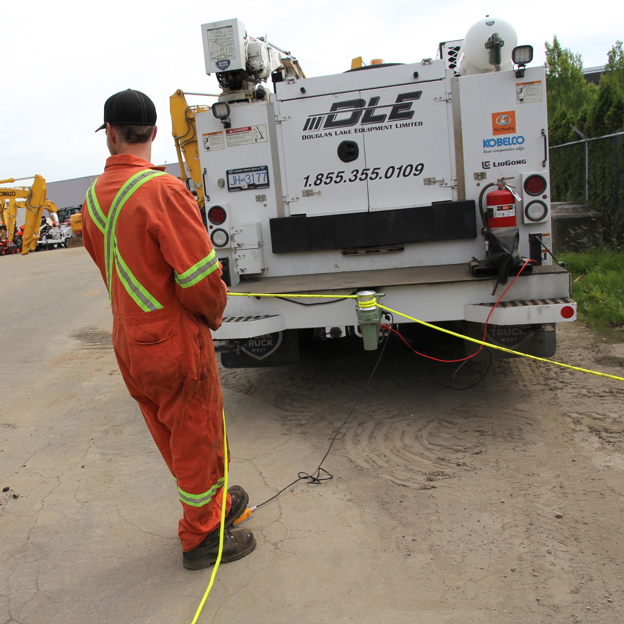 Endurance Marine Tugger 12 Volt DC Powered Capstan Winch — 1,500 Lb ...