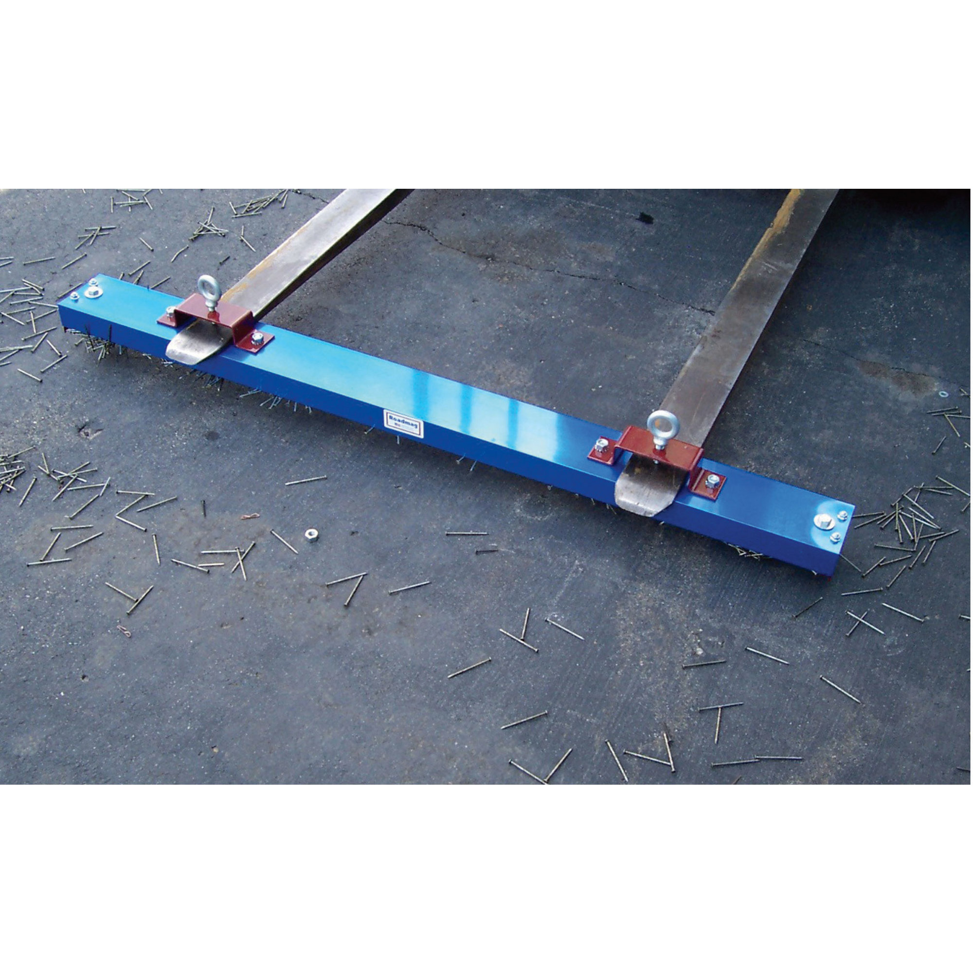 Roadmag Deluxe Magnetic Sweeper — 72in.W Sweeping Path, 400-Lb. Lift ...