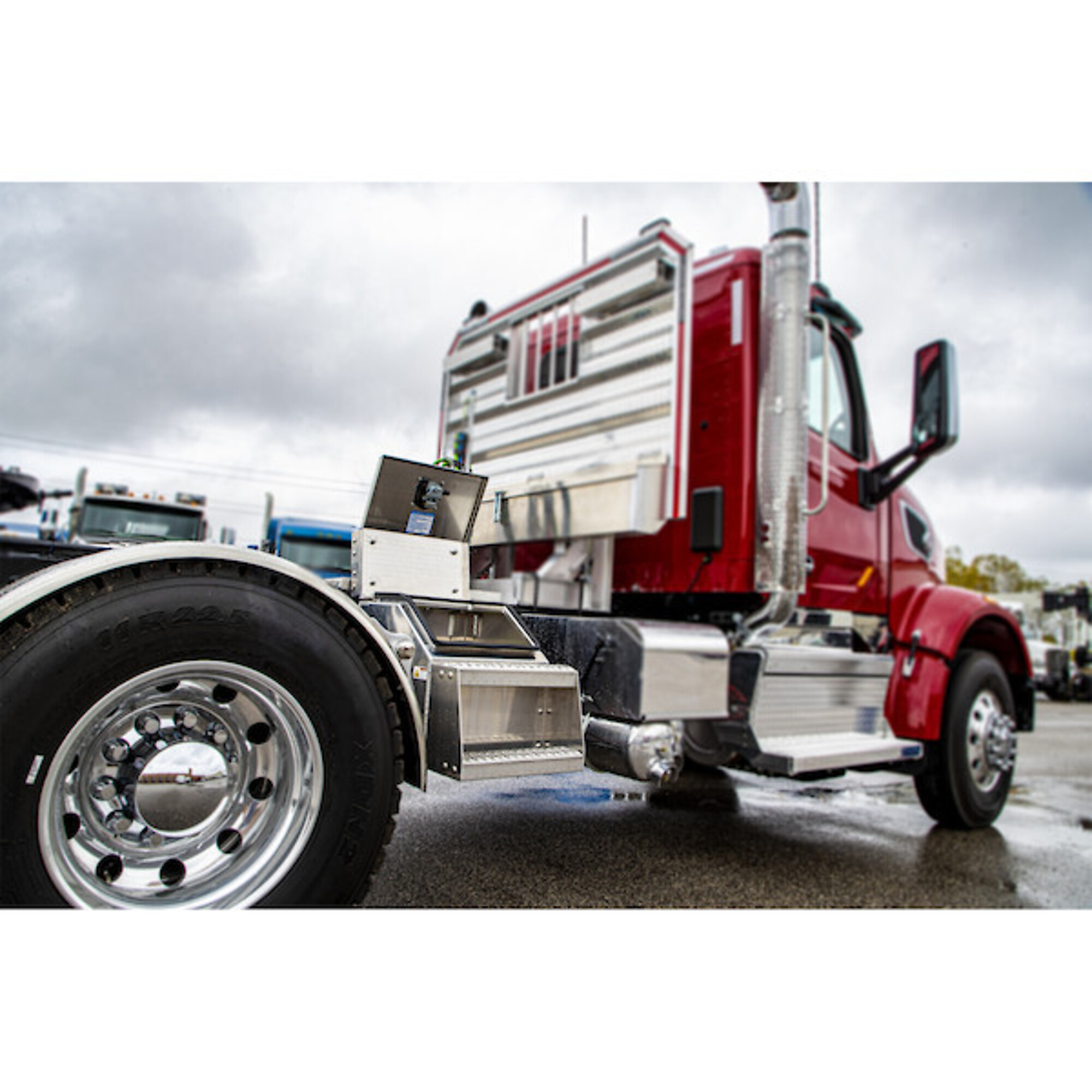 Buyers Products, 24in. Wide Saddle Side Step Semi Truck Tool Job ...