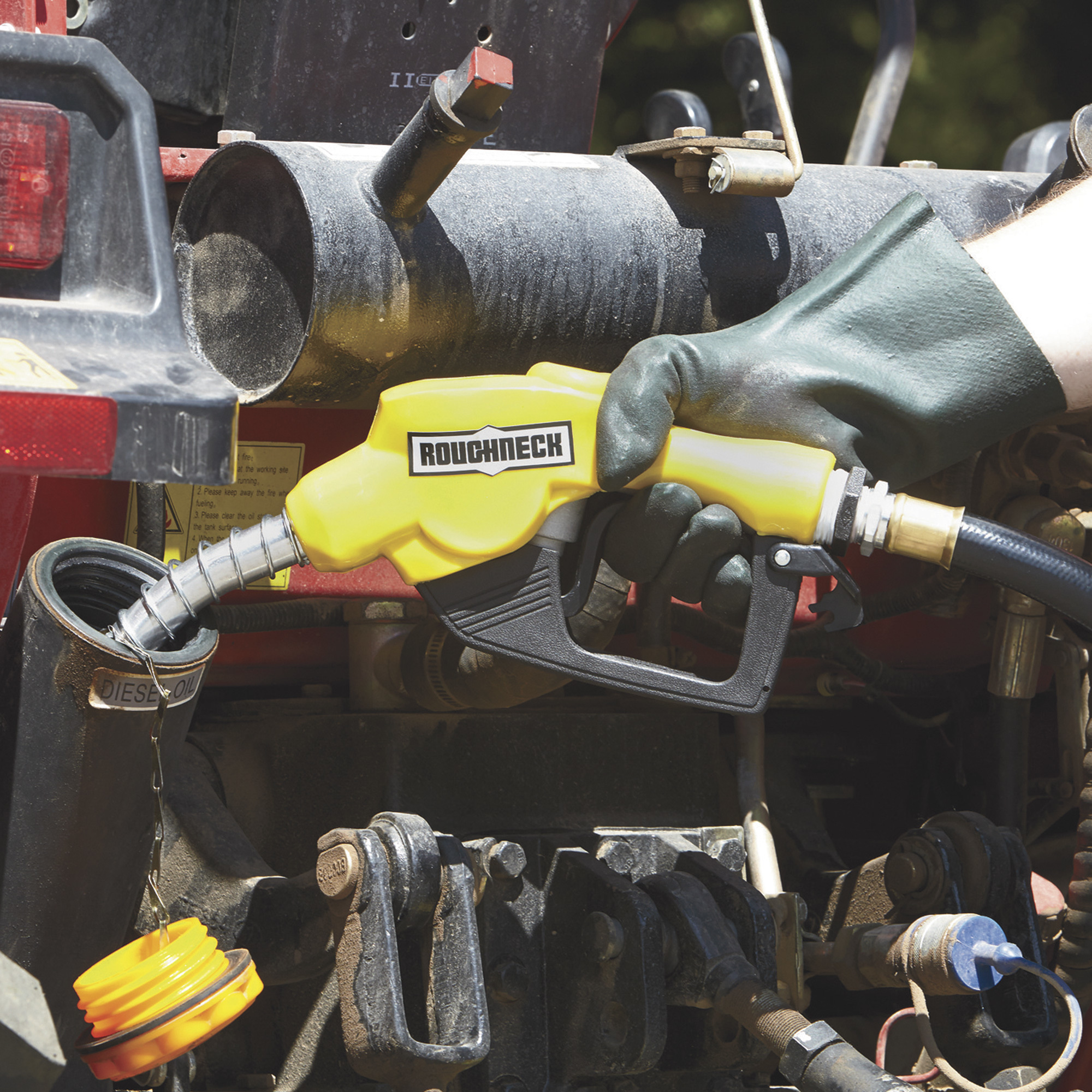 Roughneck Automatic Fuel Nozzle, 1in. Inlet Port/15/16in. O.D. Spout ...