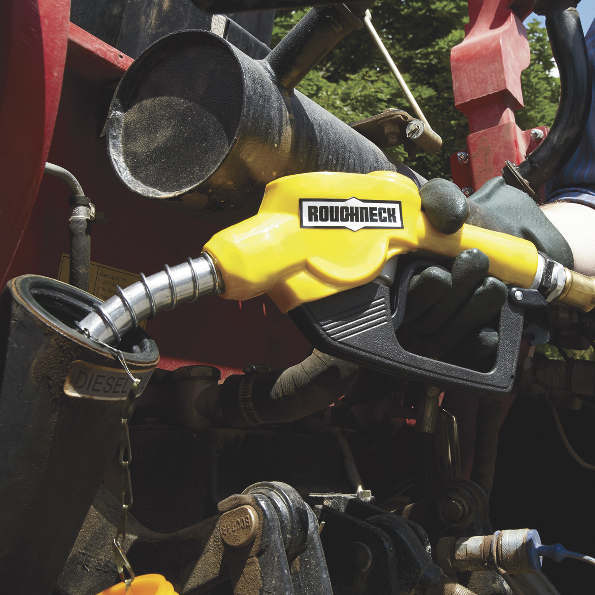 Roughneck Automatic Fuel Nozzle, 1in. Inlet Port/15/16in. O.D. Spout ...