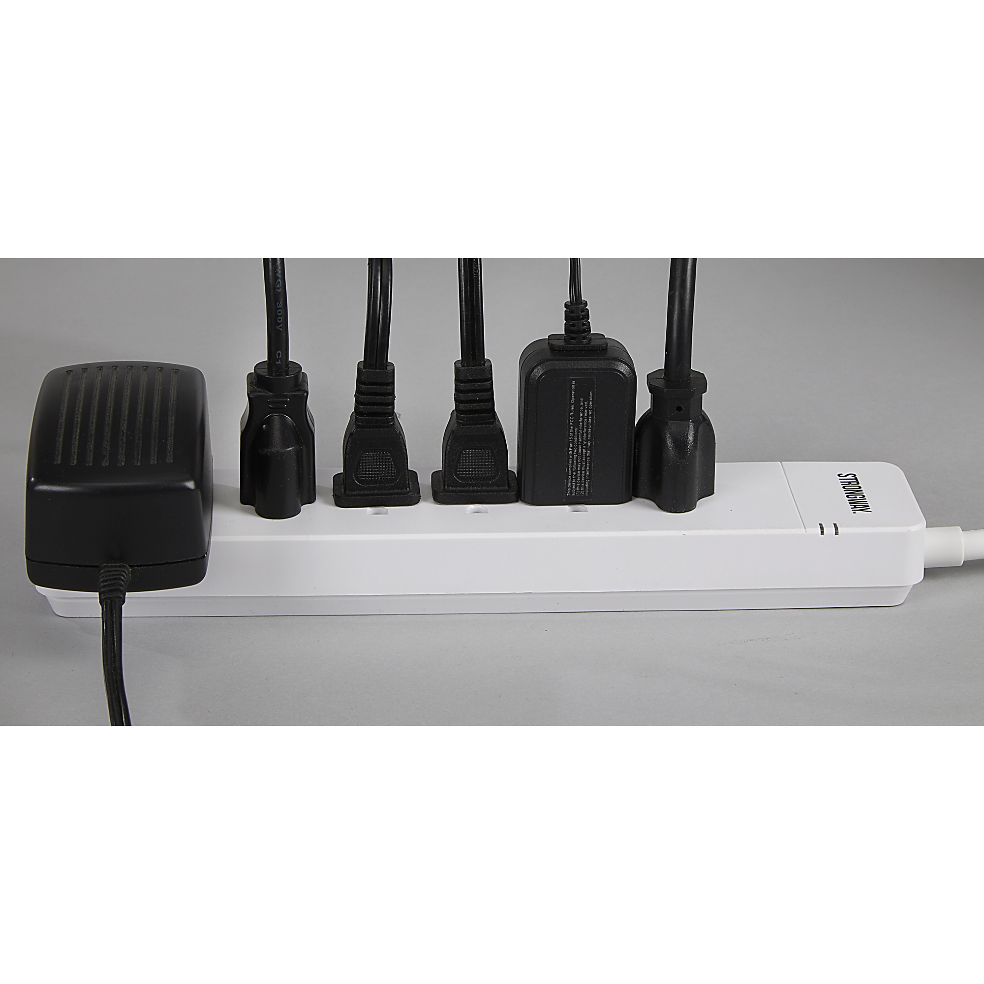 Strongway 6-Outlet Surge Protector Power Strip, 15ft.L, 14/3 Ga., 15 ...