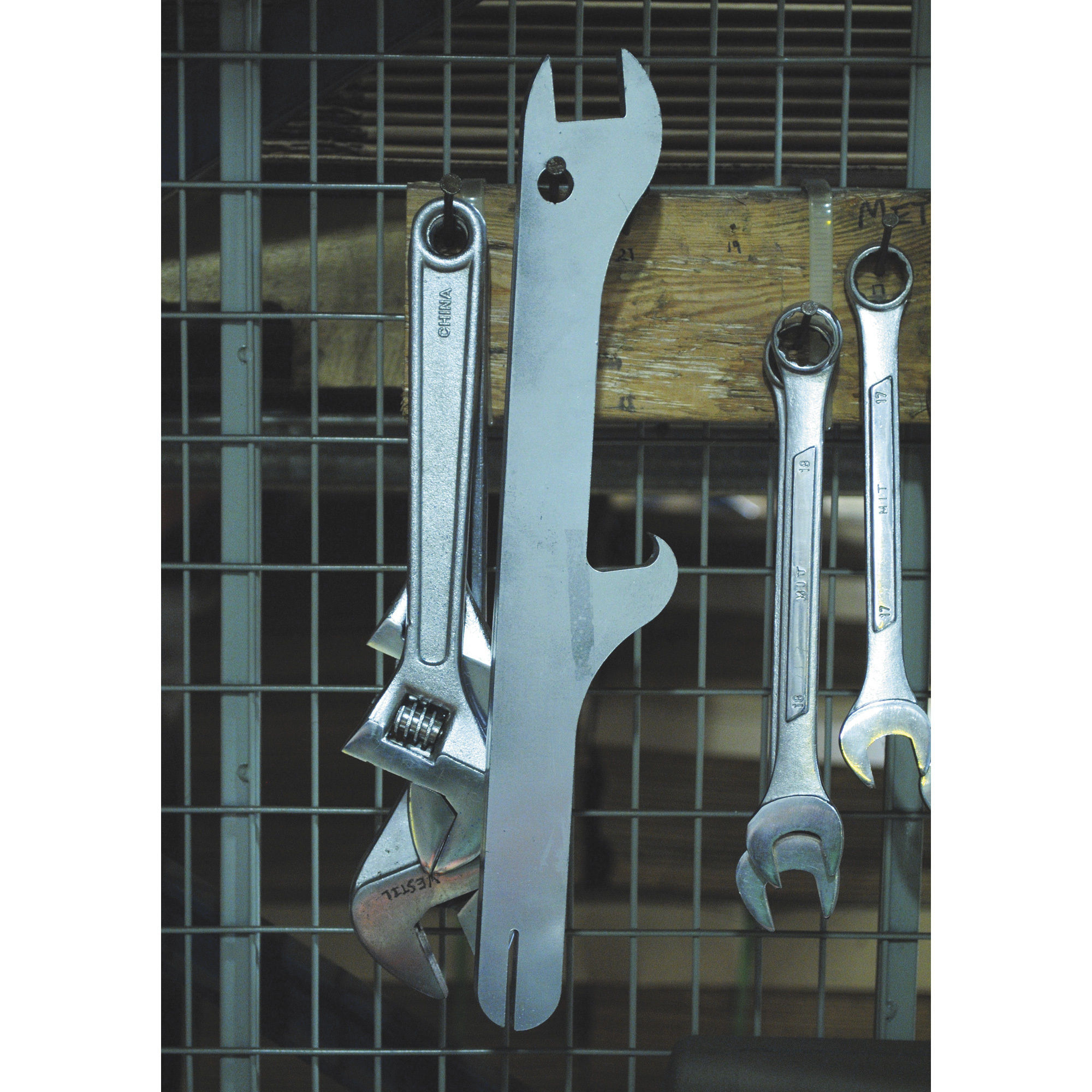 Vestil Multi-Purpose Drum Lid Tool — 14 3/16in.L, Model# DRUM-PLB | Northern Tool