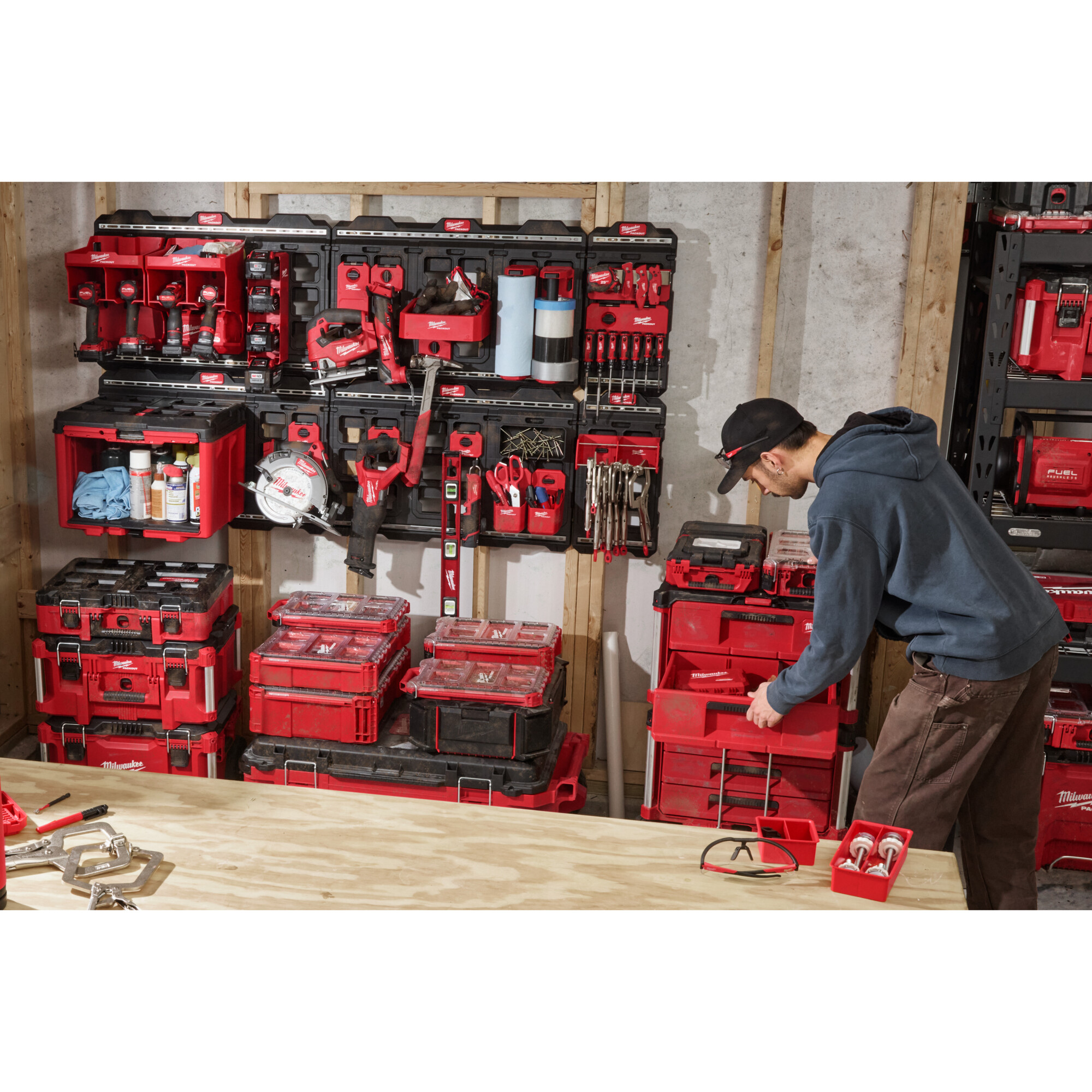 Milwaukee, PACKOUT Compact Wall Plate, Capacity 50 lb, Material ...