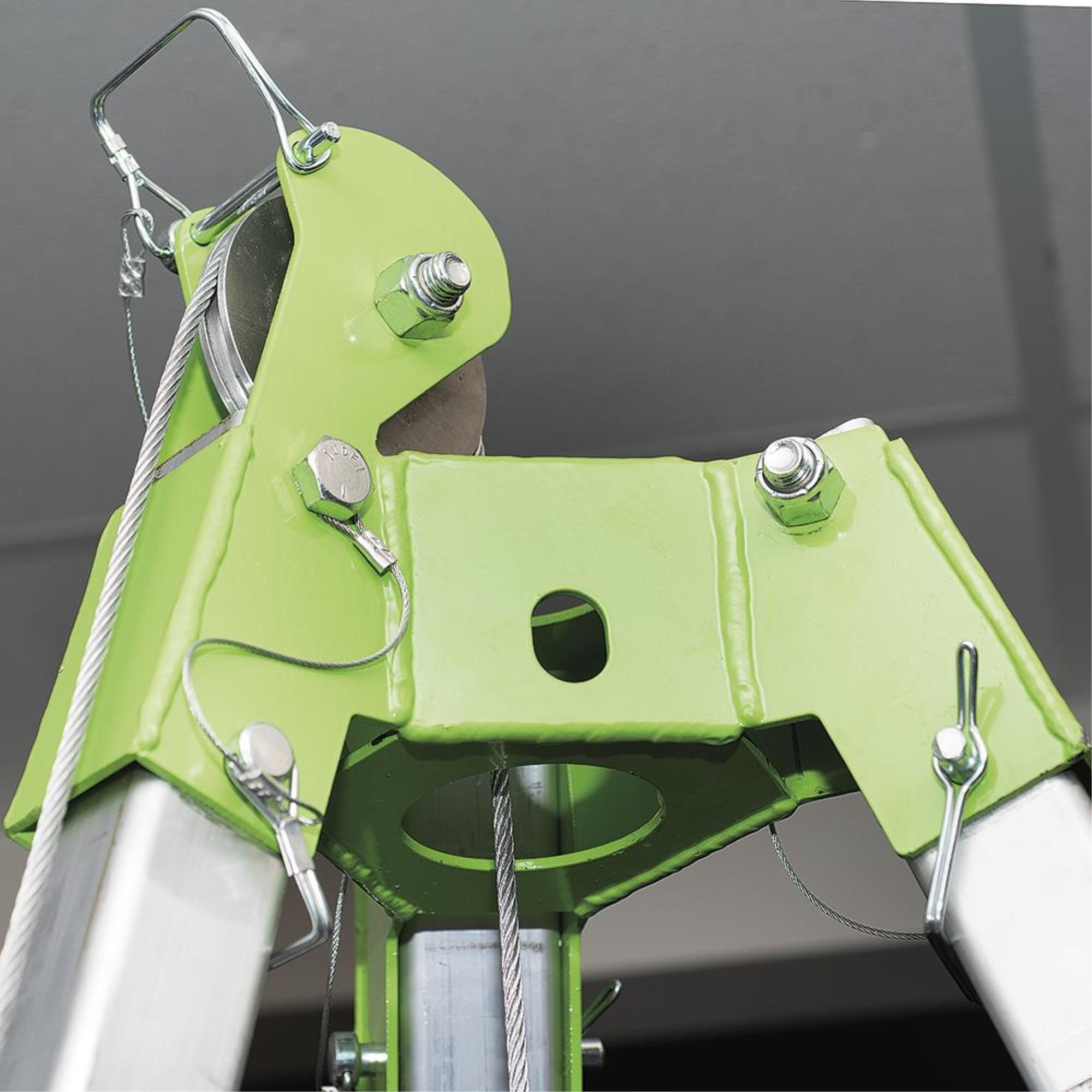 Peak Works, 7ft. (2 m) Tripod with Chain and Pulley, Length 7 ft, Model ...