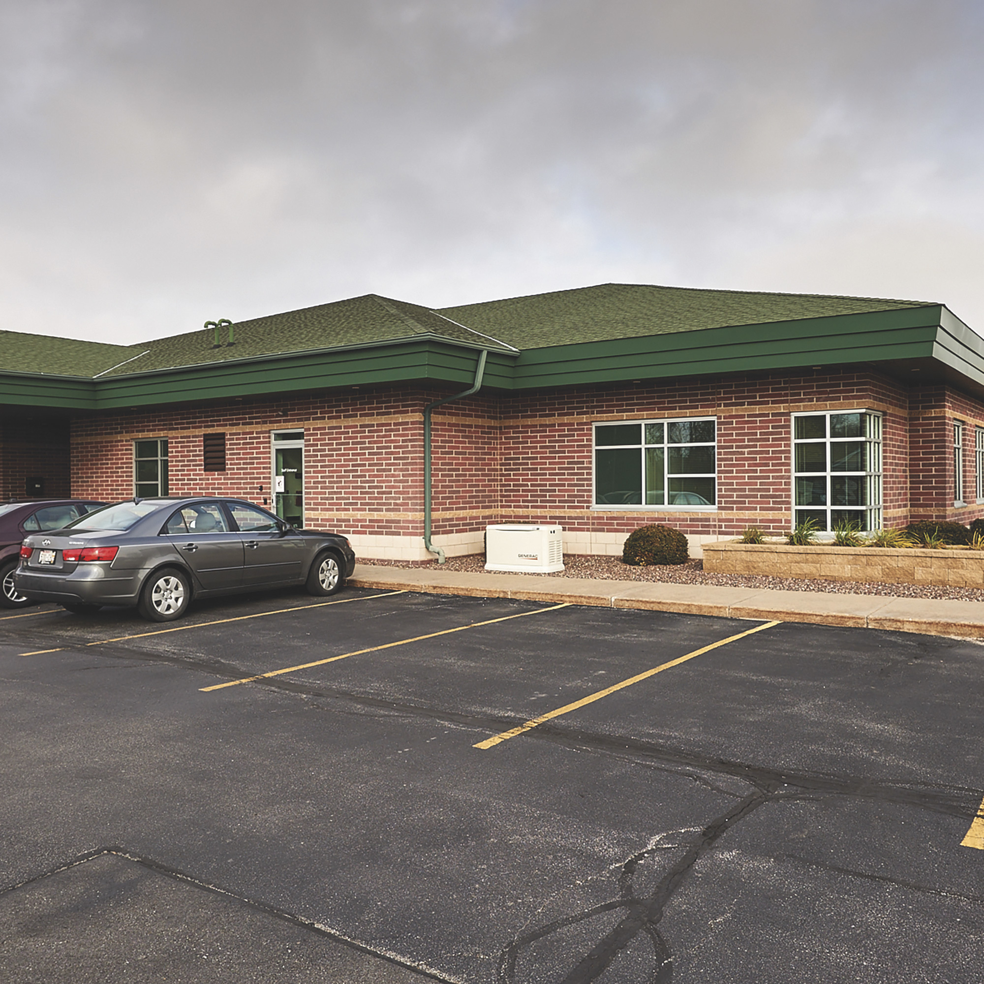 Generac Guardian Series Air-Cooled Standby Generator, 20kW (LP)/17kW ...