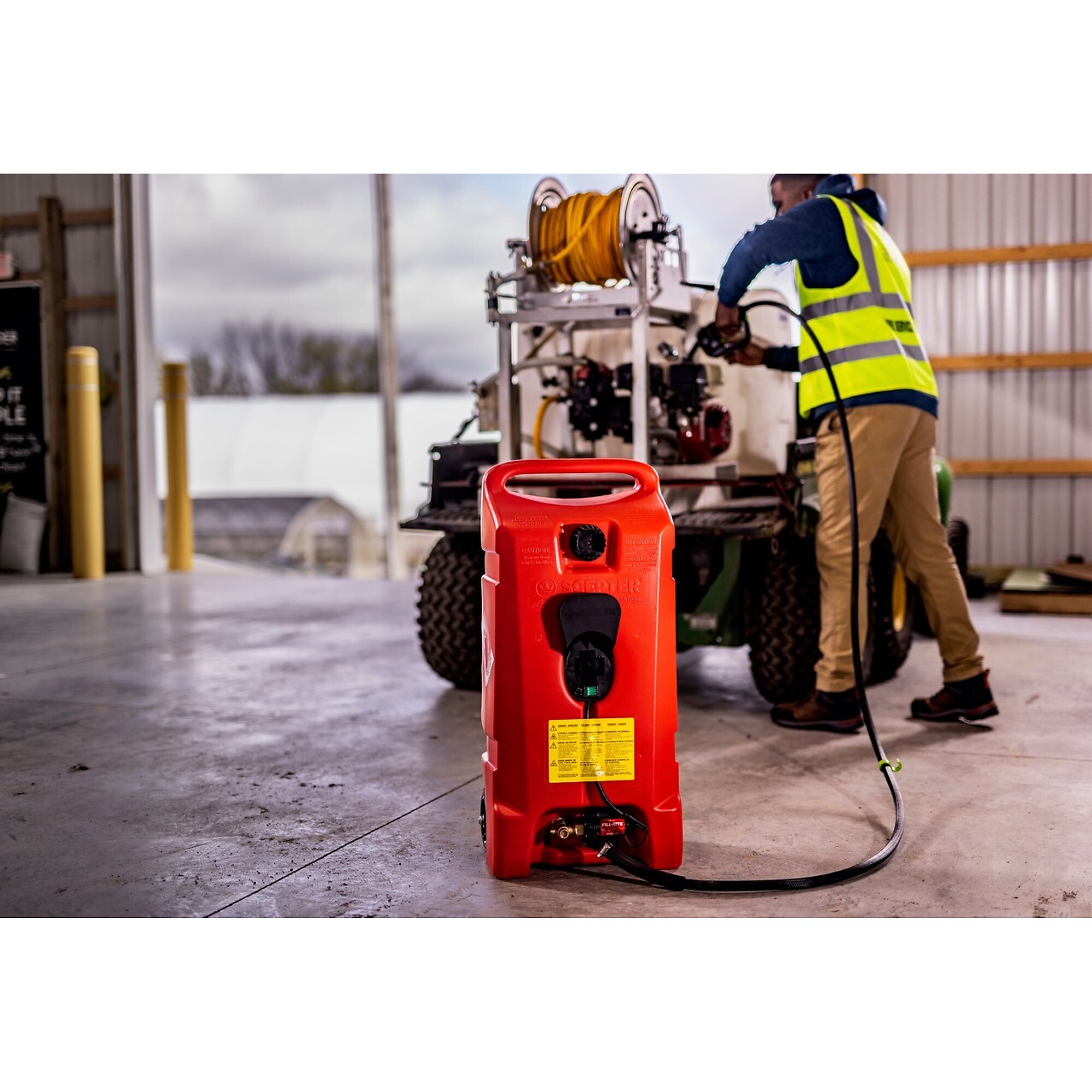 Flo n' Go Duramax Scepter, 14-Gal Powered Gas Caddy with 6 GPM Fill ...