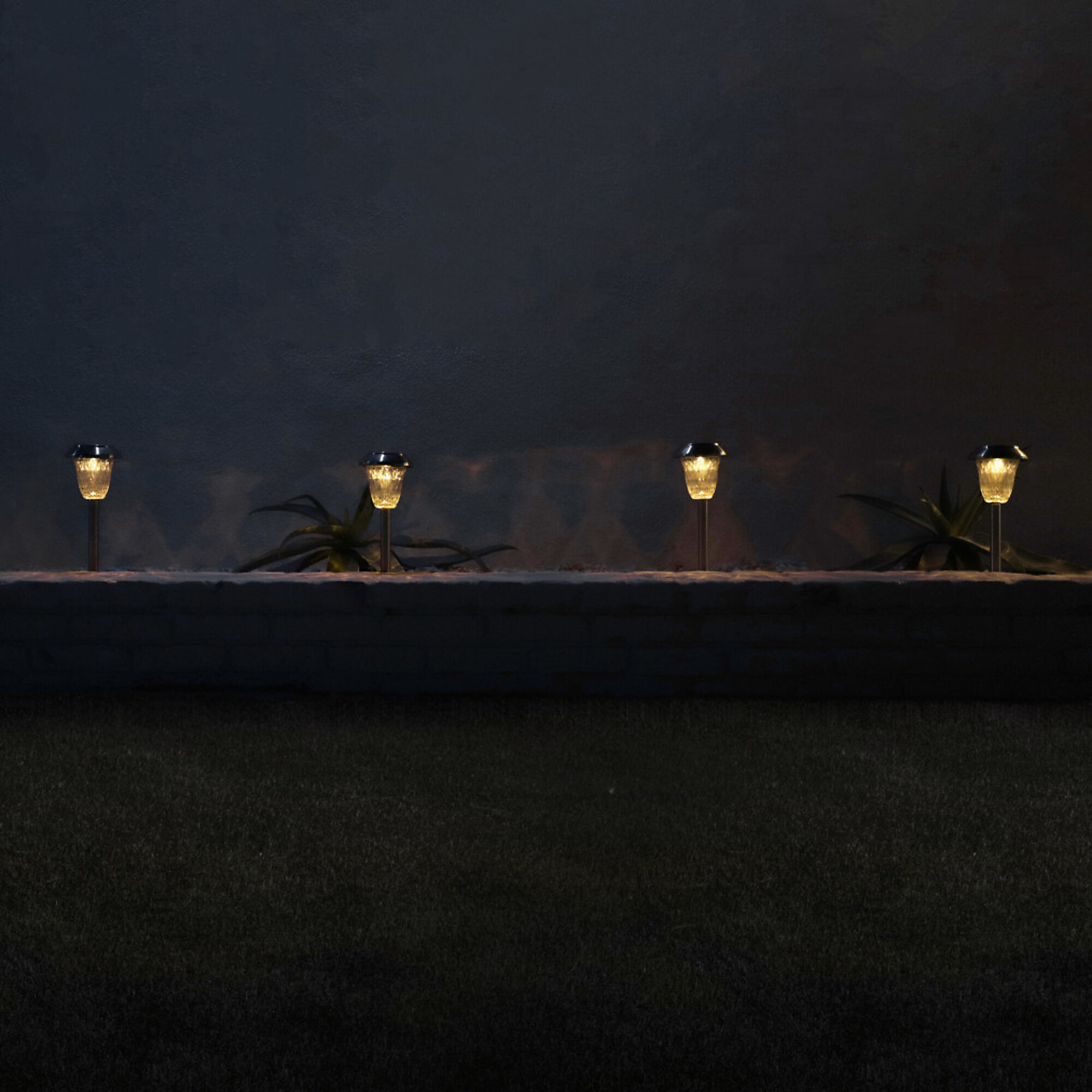 Alpine Corporation, Solar Stainless Steel Pathway LED Lights - Set of4 ...