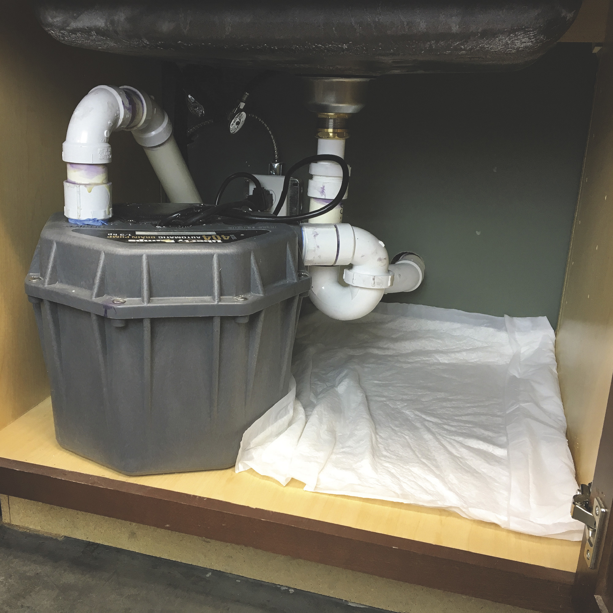 Quick Dam Barrier Drip Mats, 100-Pack, Model# WUBM-100 | Northern Tool