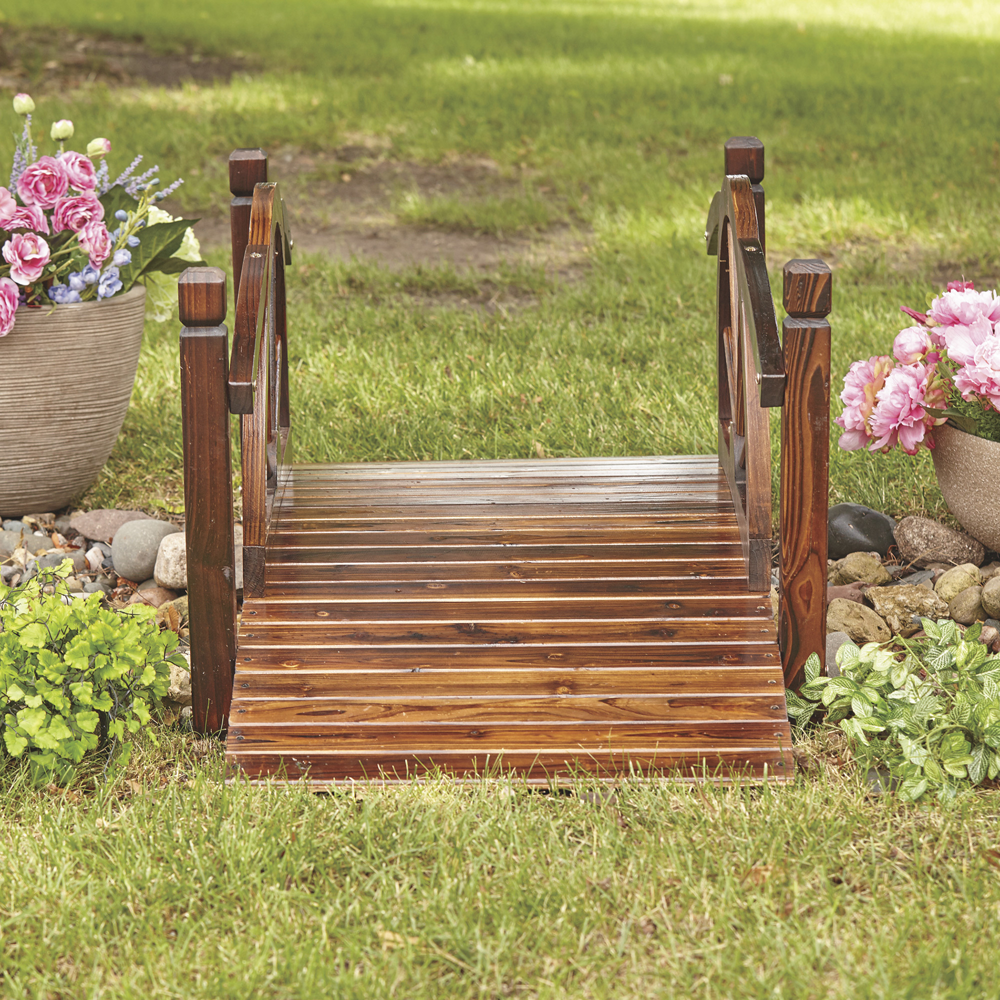 Wagon Wheel Wood Garden Bridge, 5ft. | Northern Tool