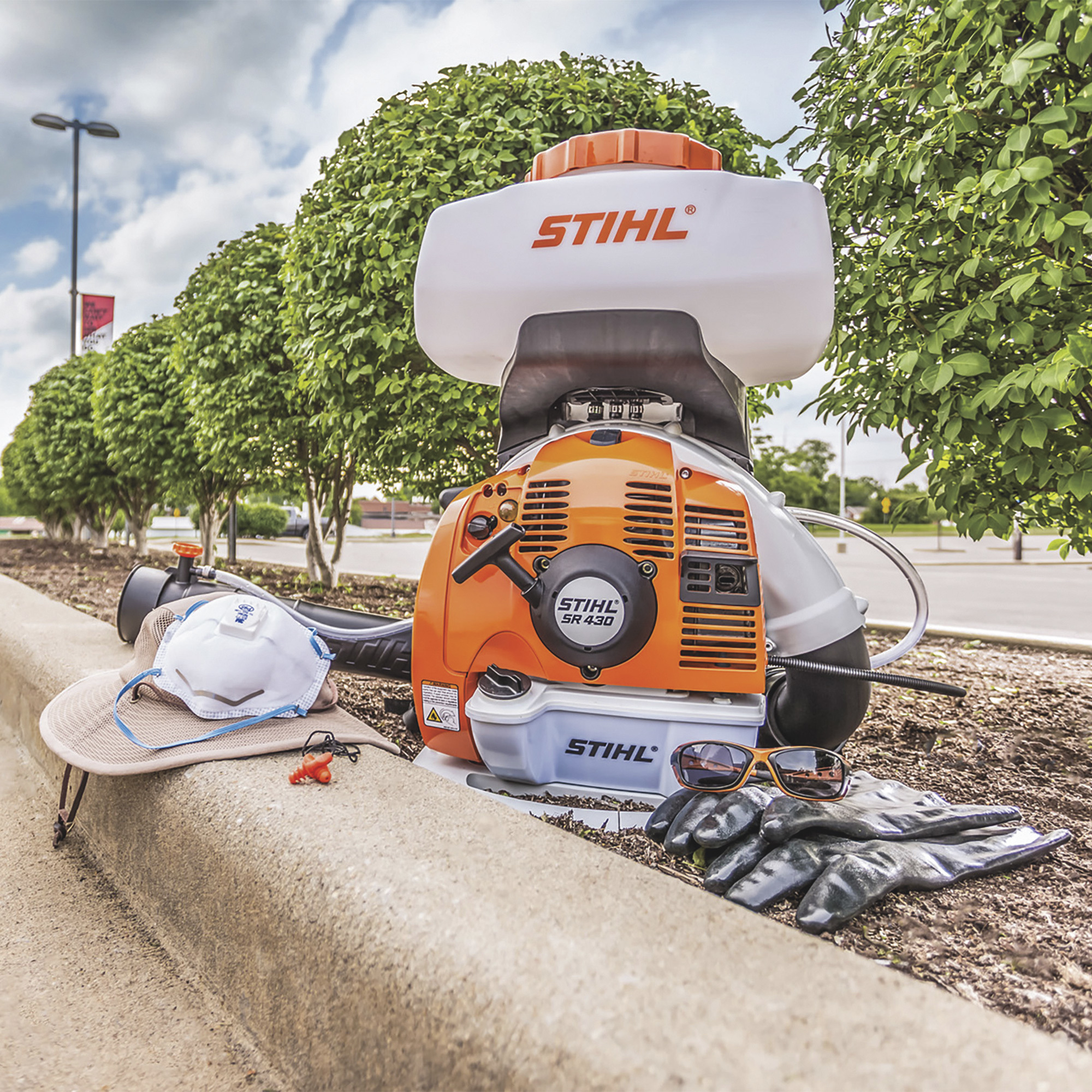 Stihl Gas-Powered High-Capacity Disinfectant Backpack Sprayer / Fogger ...