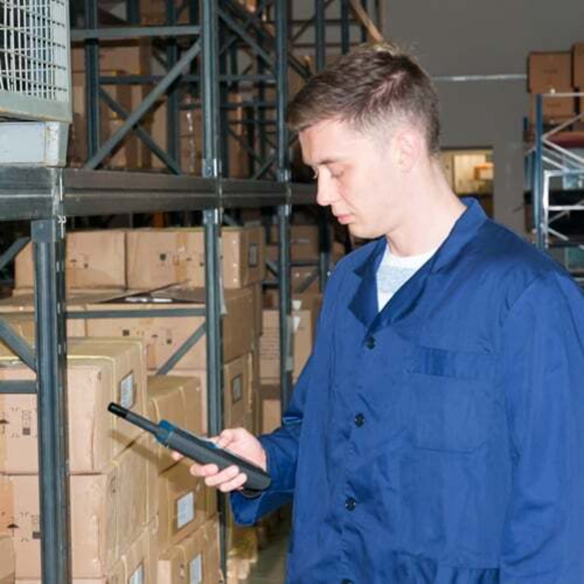 PCE Thermo-Hygrometer — Quick-Response Sensor, Dual Display, Data ...