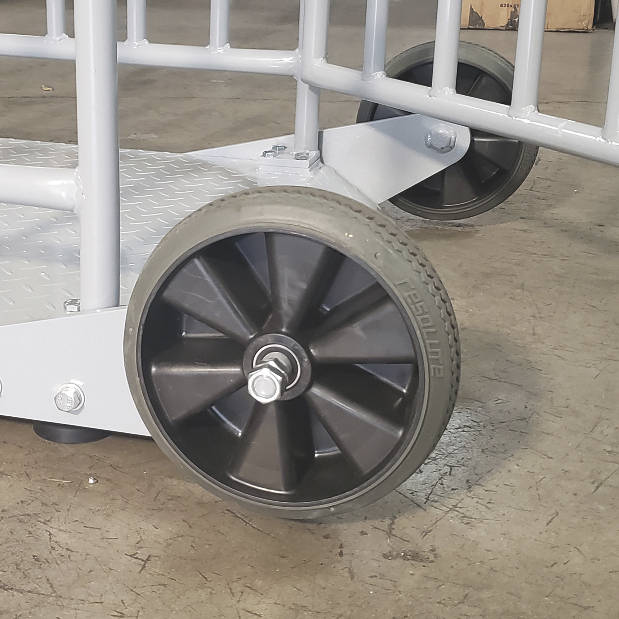 Optima Scale Livestock Scale with Side Rails, 2000-Lb. Capacity, 0.5-lb ...