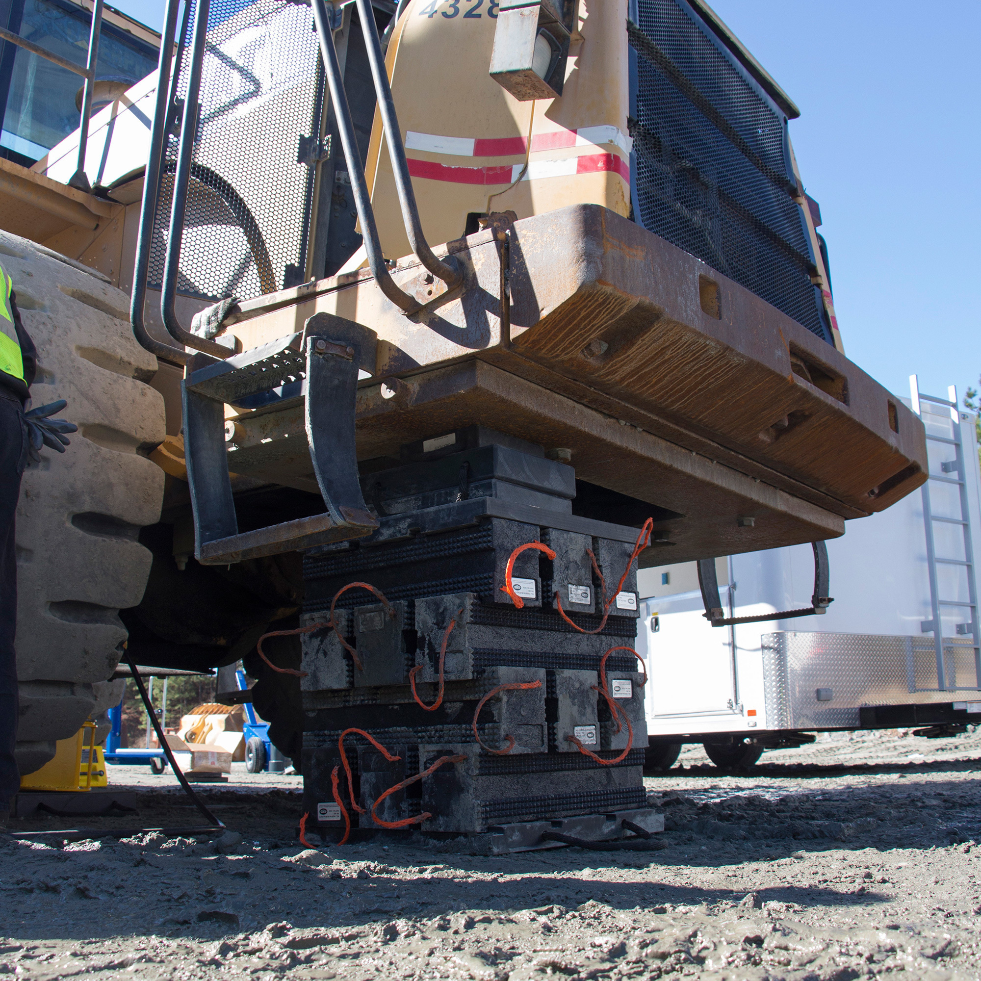 AME International Primo Super Stacker Cribbing Block, 6in. x 7in. x ...