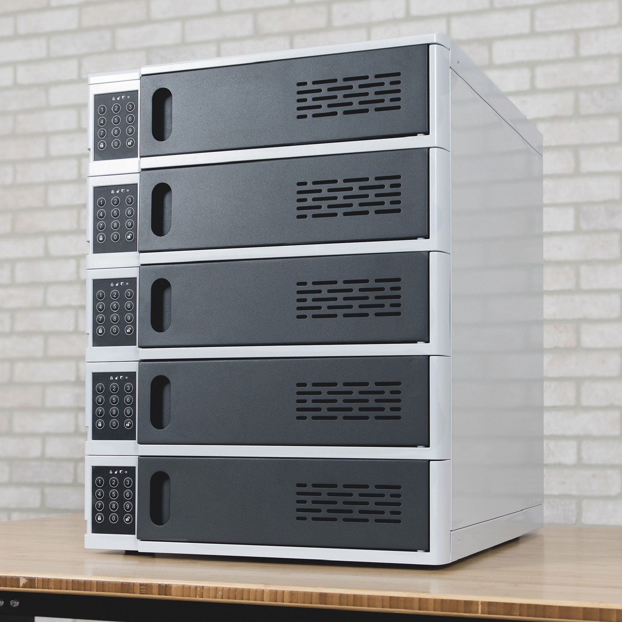 Luxor 5-Bay Charging Locker — Gray, Model# LLTSW5-G | Northern Tool