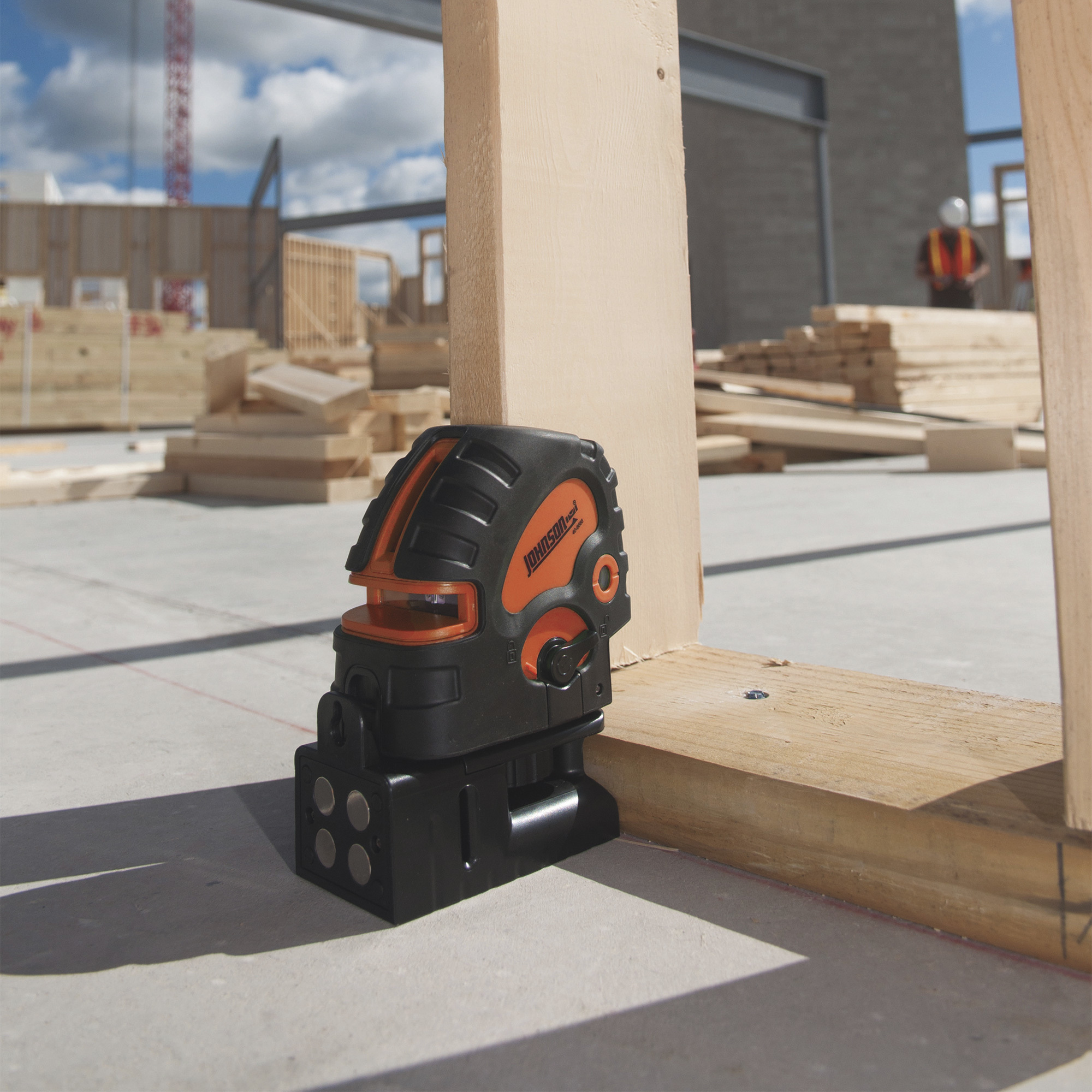 Johnson Level & Tool Self-Leveling Combination Red Dot/Green Cross ...