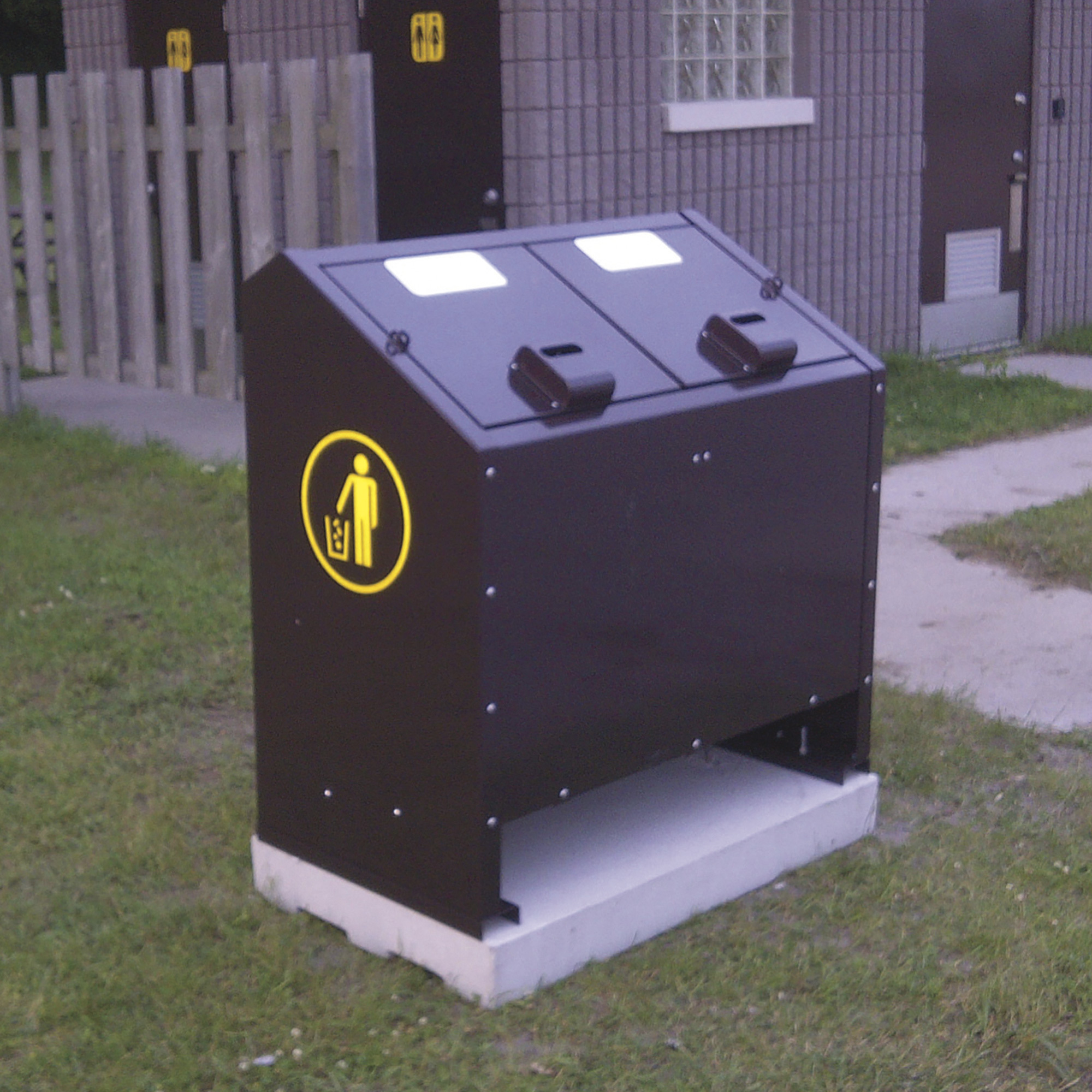 Paris Double Animal-Proof Trash Can with 2 Liners, Brown, 68-Gallon ...