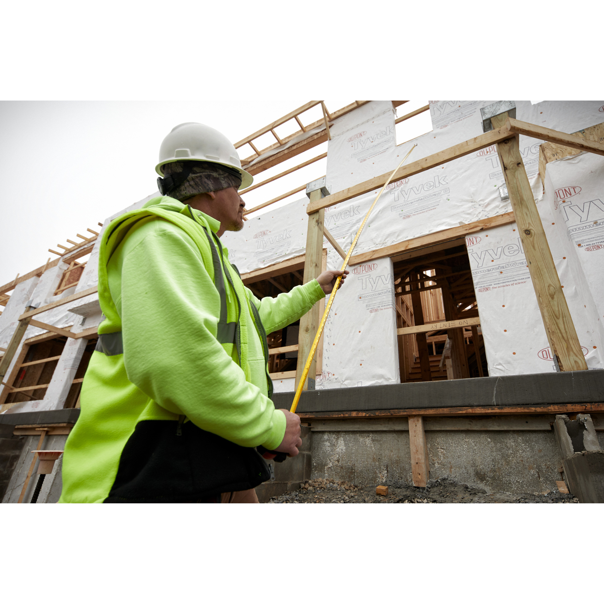 Milwaukee 8m/26ft. Wide Blade Tape Measure, Model# 48-22-0226 ...