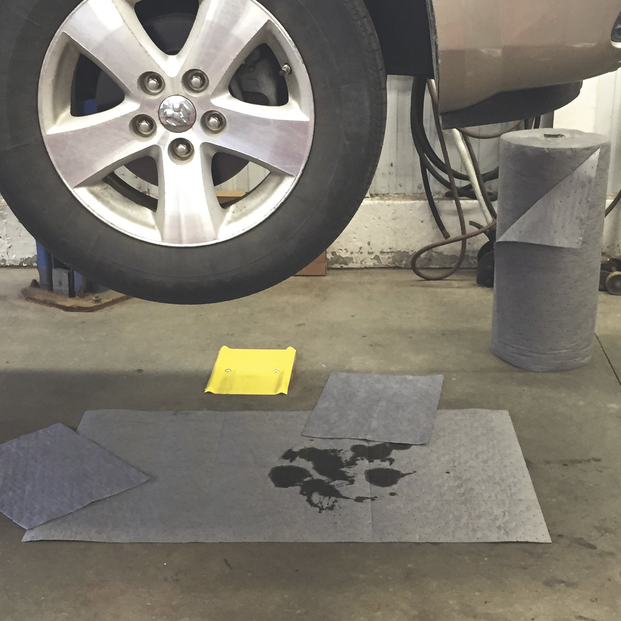 Chemtex Universal Bonded Sorbent Pads | Northern Tool