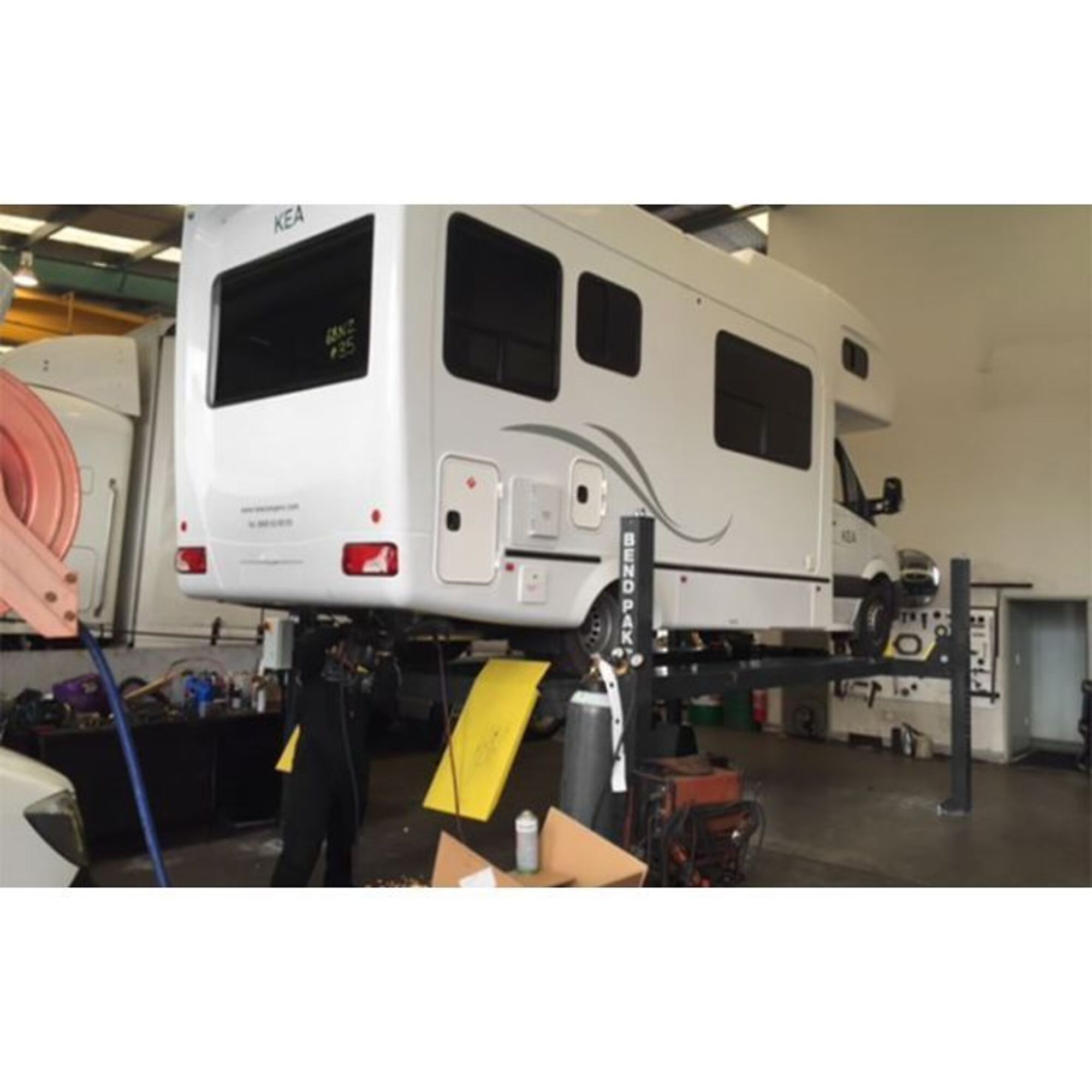 BendPak 4-Post Lift with 82in. Rise, 14,000-Lb. Capacity, Model# HD14T ...