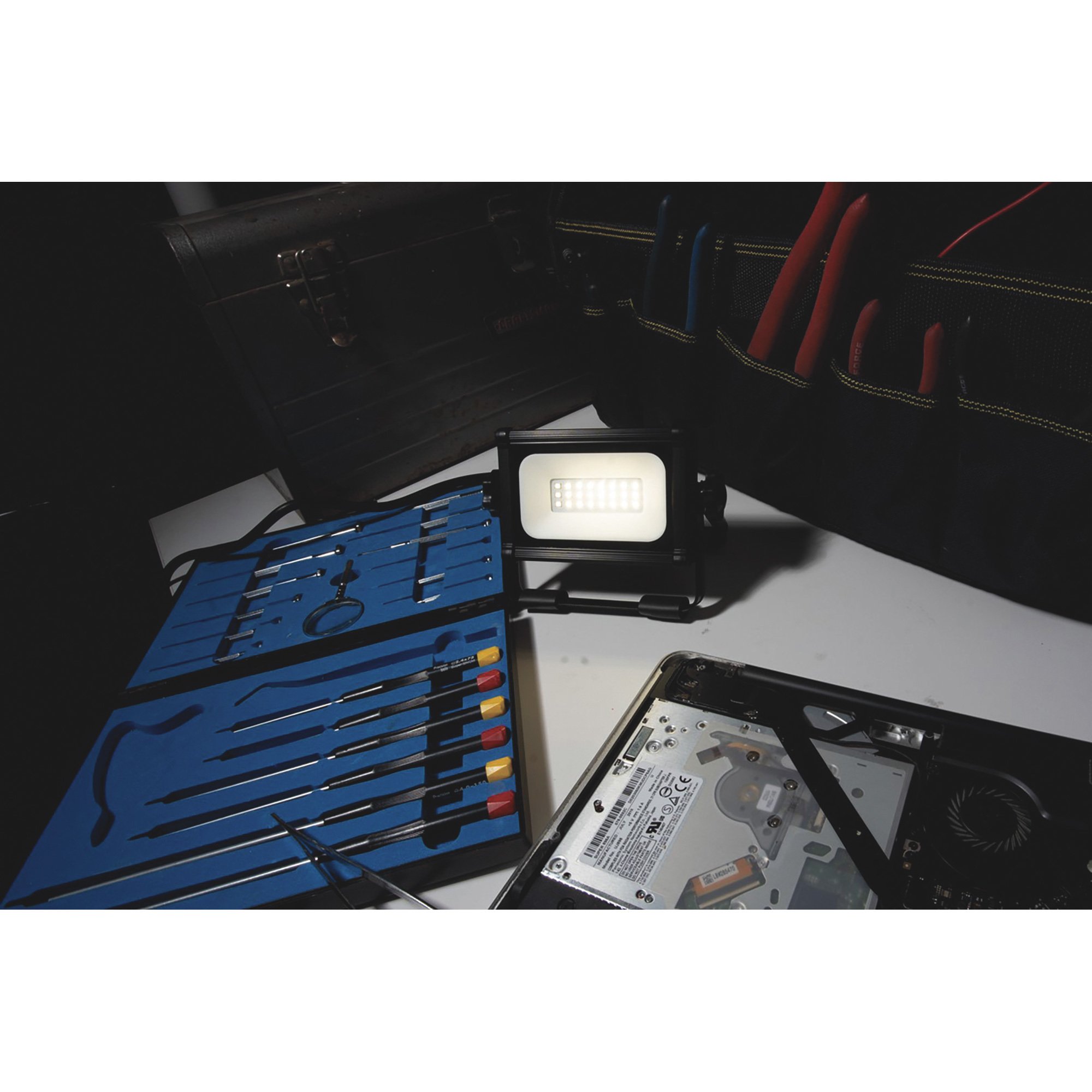 Stonepoint Portable LED Work Light — 1000 Lumens, Model# YWL-1000 ...