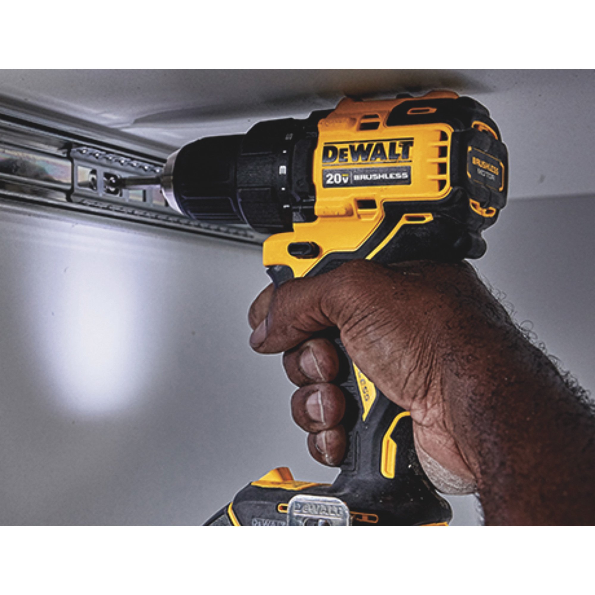 DEWALT 20 Volt MAX Cordless Brushless Compact 1/2in. Drill/Driver Kit ...